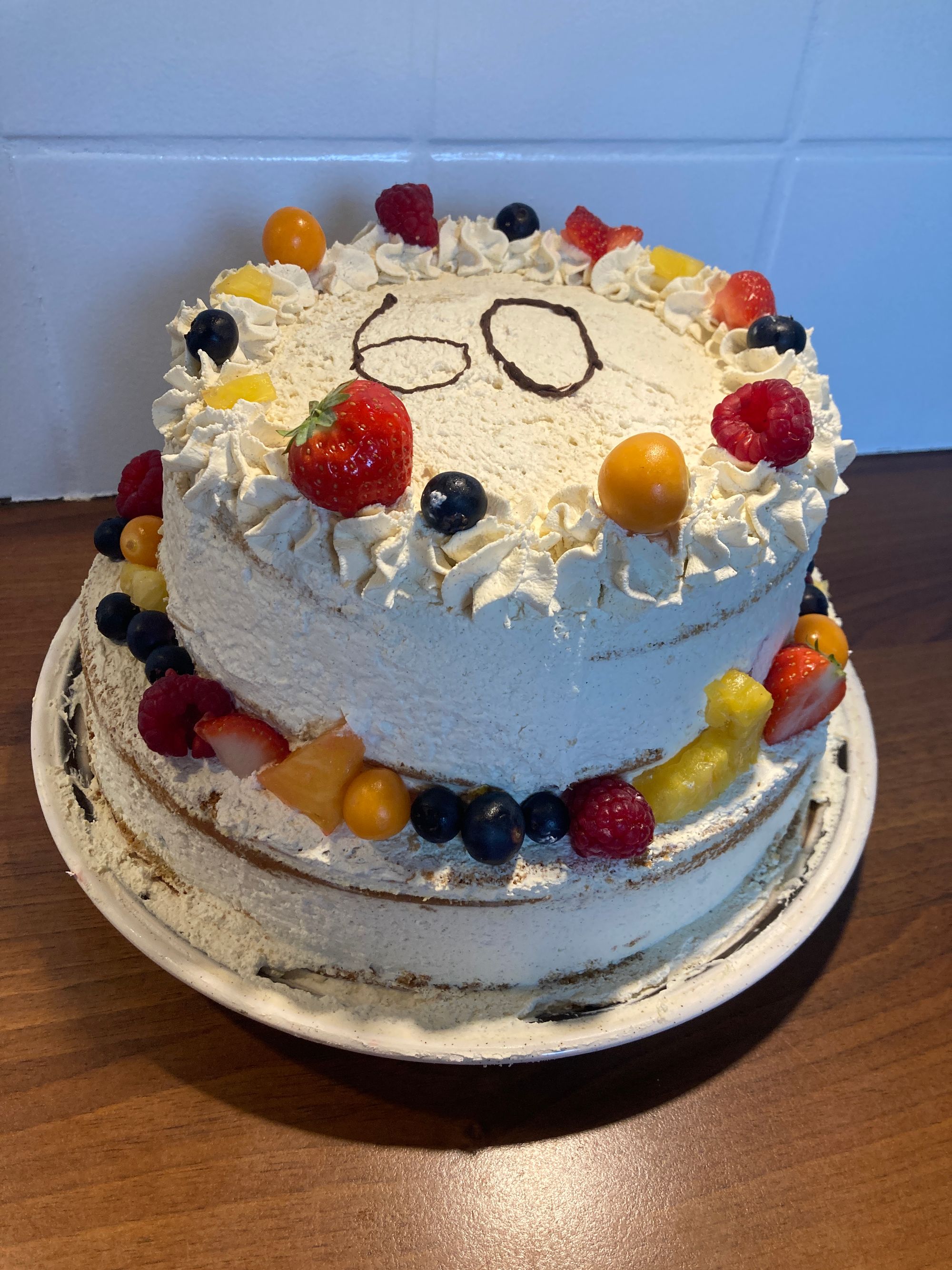 Gâteau d'anniversaire aux fruits